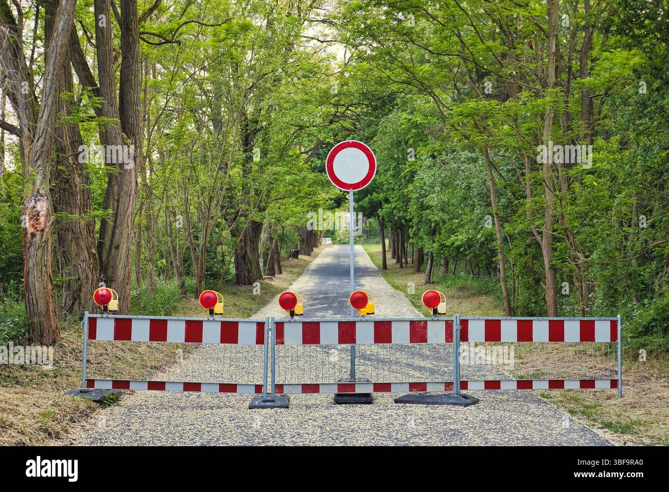 Construction site warning lamp warning light safety danger obstacle ...