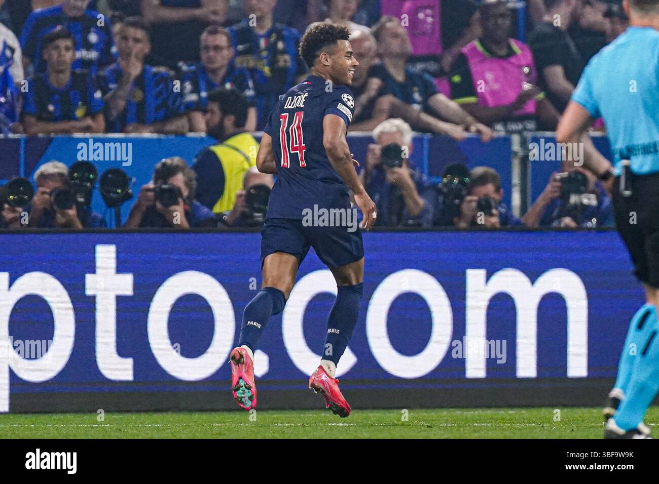 MUNICH, GERMANY - MAY 31: Desire Doue of Paris Saint-Germain scores the ...