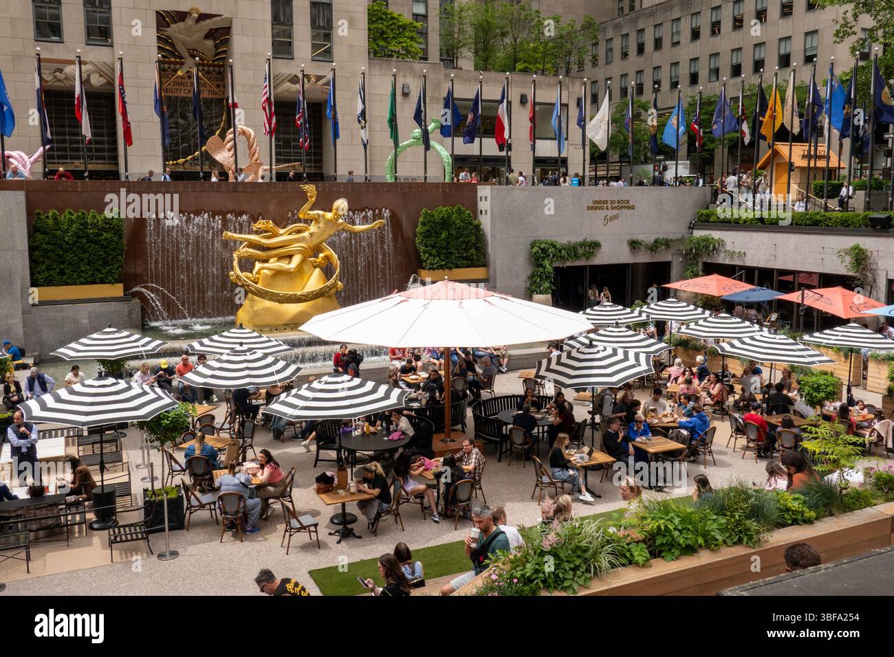Statue of Prometheus, and Outdoor Dining Rockefeller Center Plaza, NYC ...