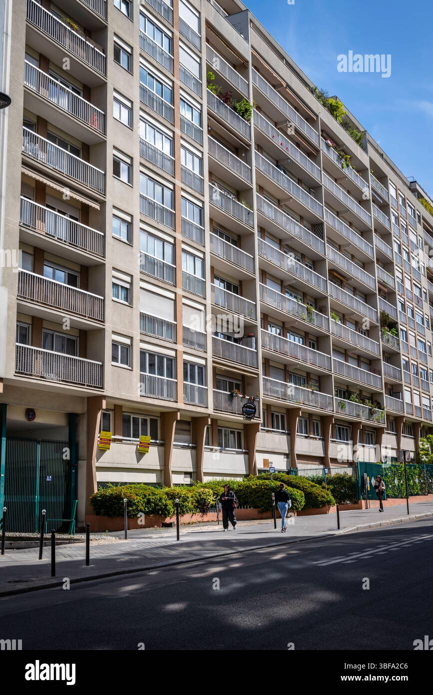 Apartments block, 11th arrondissement, Paris, France Stock Photo - Alamy