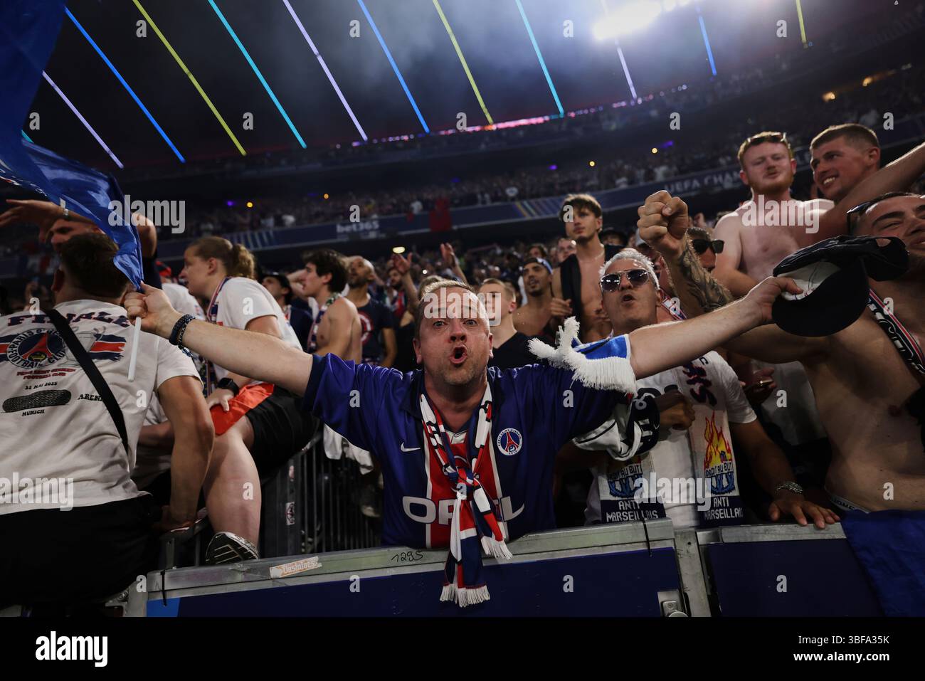 PSG fans celebrate during the Champions League final soccer match ...