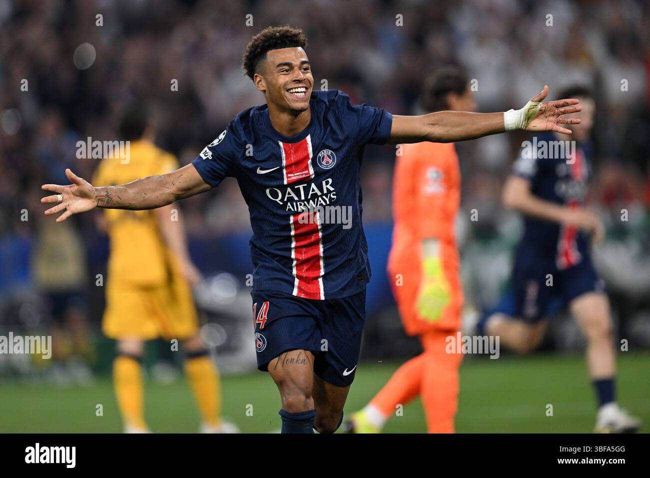 Munich, Germany. 31st May, 2025. Soccer: Champions League, Paris Saint ...