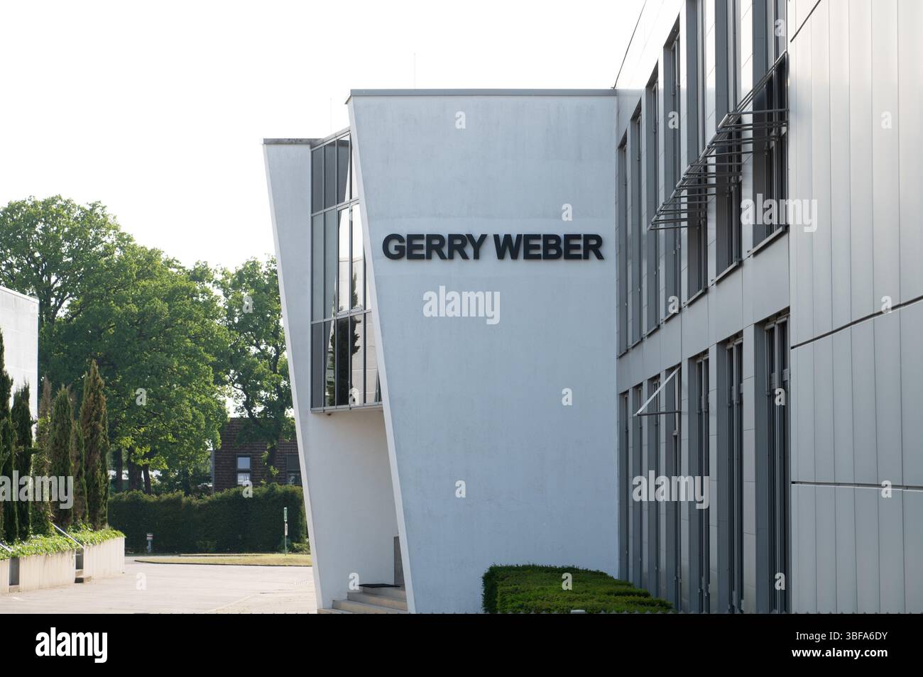 The insolvent fashion group GERRY WEBER is closing all its shops, GERRY ...