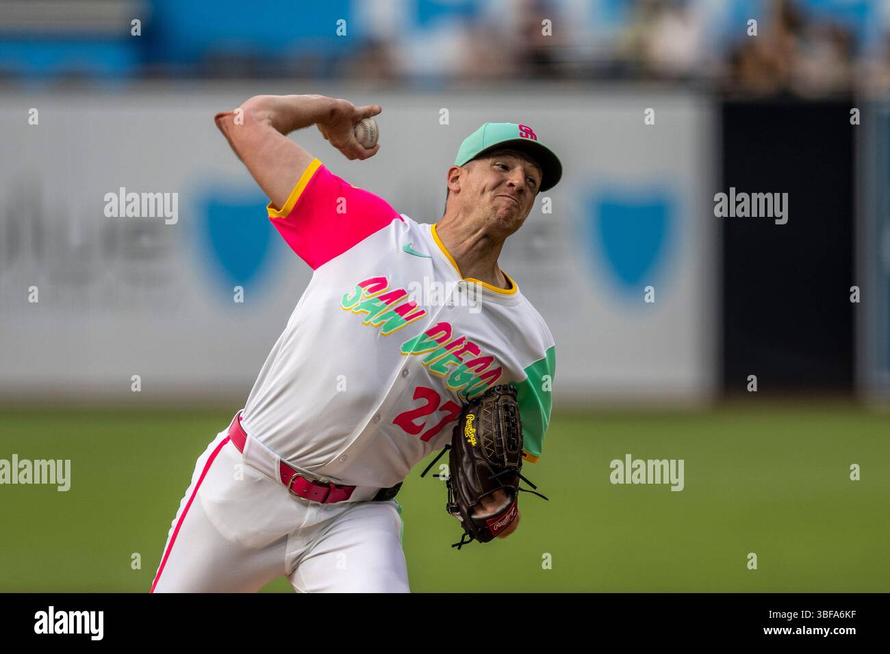 San Diego Padres starting pitcher Nick Pivetta (27) throws against a ...