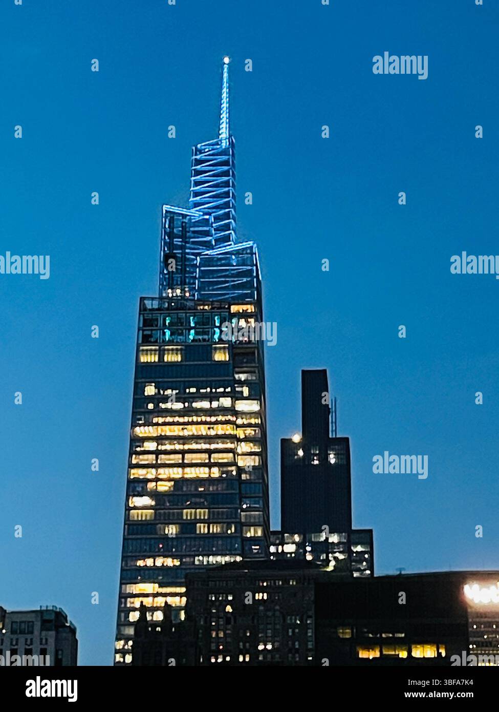 Nyc skyline night 2025 hi-res stock photography and images - Alamy