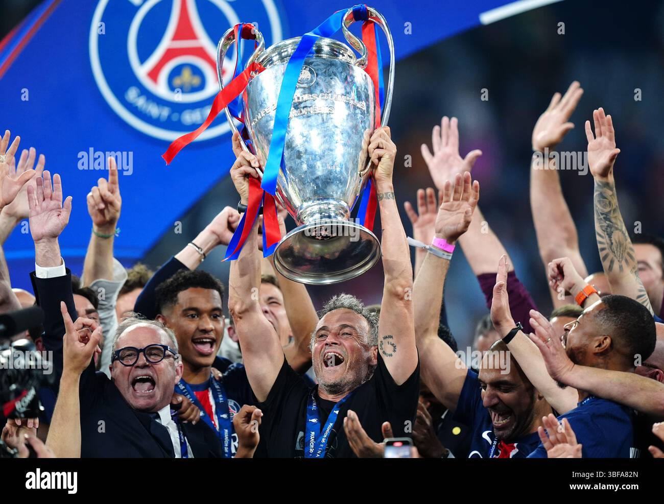 Paris Saint-Germain manager Luis Enrique with the trophy after winning ...