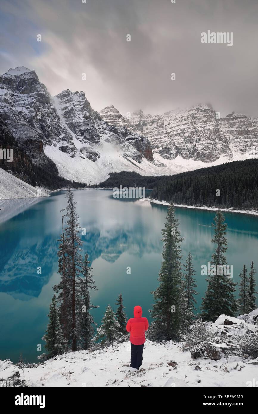 Moraine lake rockpile mount hi-res stock photography and images - Alamy