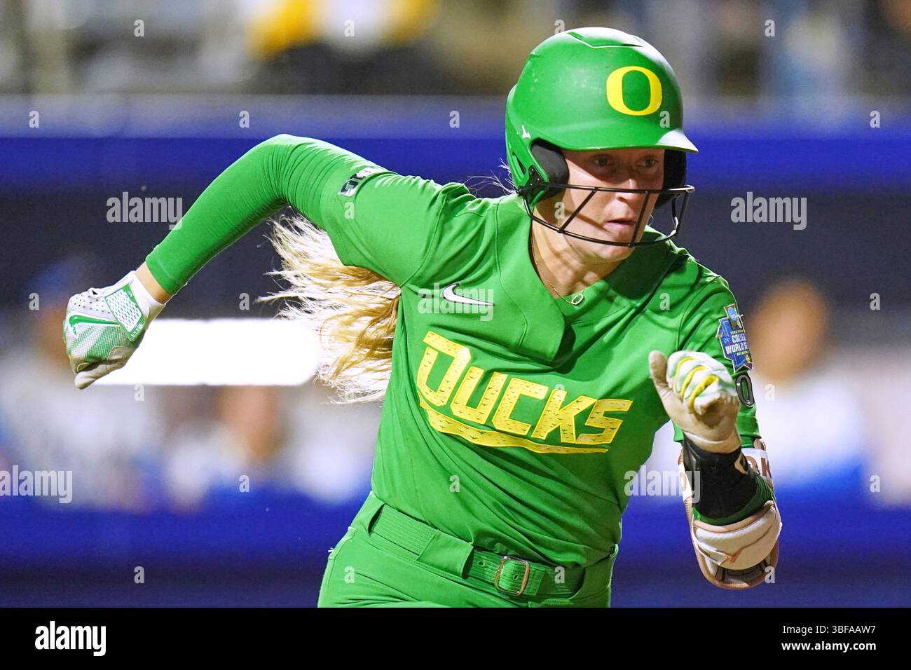 FILE - Oregon catcher Emma Cox (21) during an NCAA softball Women's ...