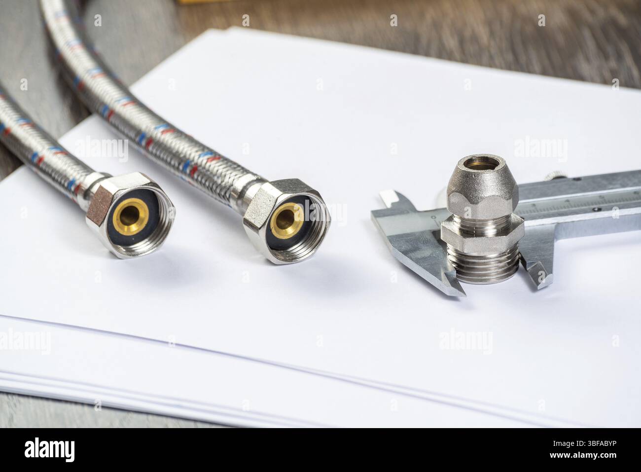 Water braided metal hose with connecting internal screw. House ...