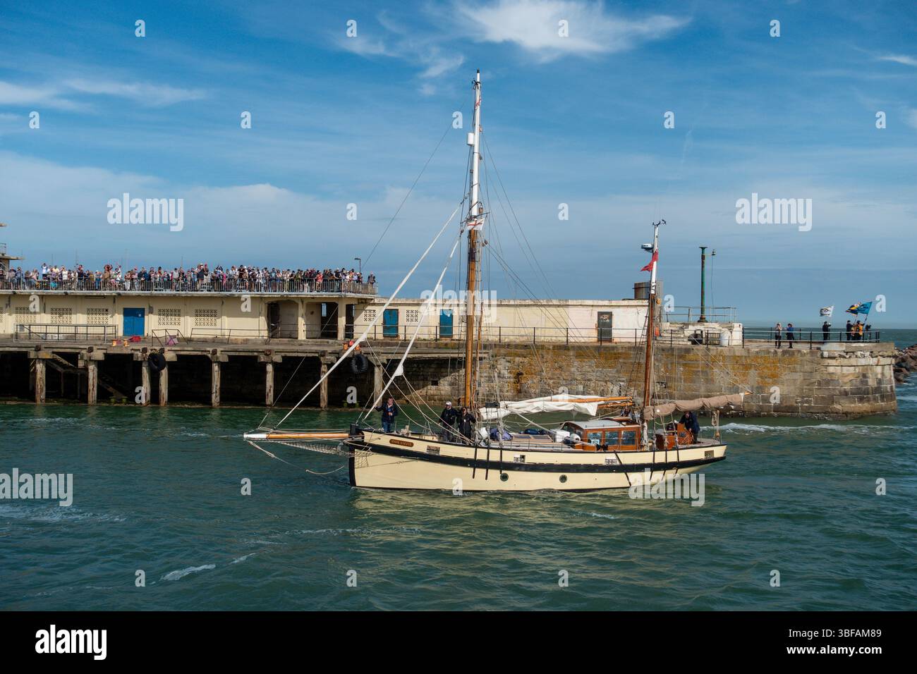 OUR LIZZIE,Dunkirk 1940,Little Ships,Return to Ramsgate,from,Dunkirk ...