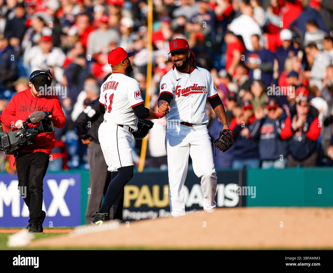 Cleveland, Ohio, USA. 31st May, 2025. Cleveland Guardians first base ...