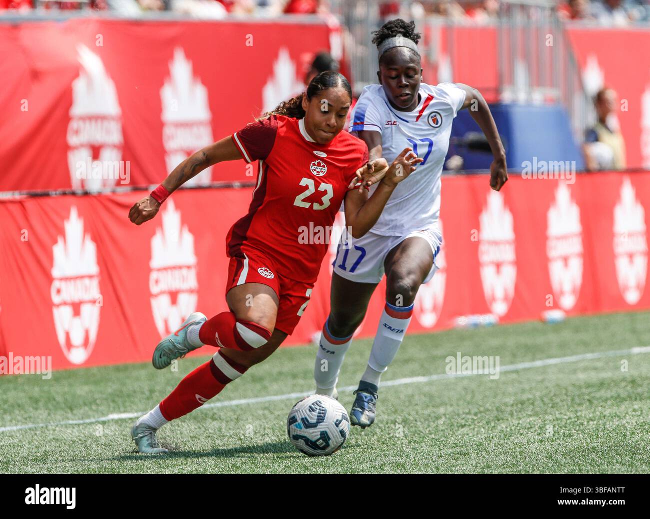 Winnipeg, Canada. 31st May, 2025. Canada's Olivia Smith (23) makes her ...
