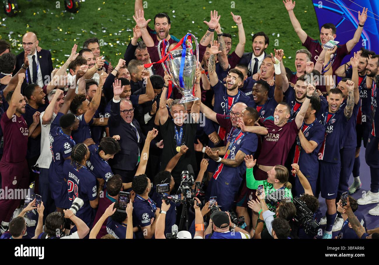 MUNICH, GERMANY - MAY 31: Luis Enrique, Head coach of PSG lifts the ...