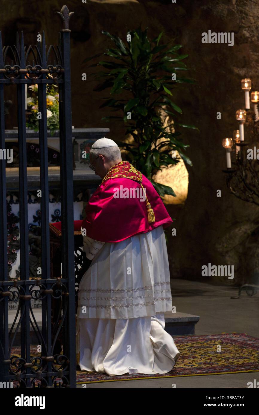 Vatican City, Vatican, 31 May 2025. Pope Leo XIV prays in the Lourdes ...
