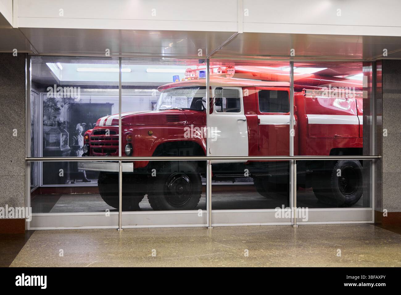 Truck showroom hi-res stock photography and images - Alamy