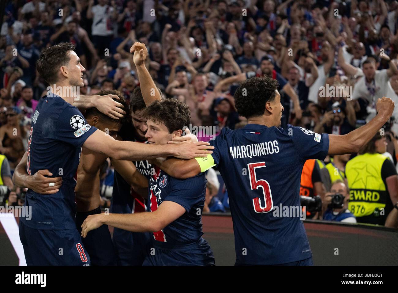 Muenchen, Deutschland. 31st May, 2025. Tor zum 3:0 durch Desire Doue ...