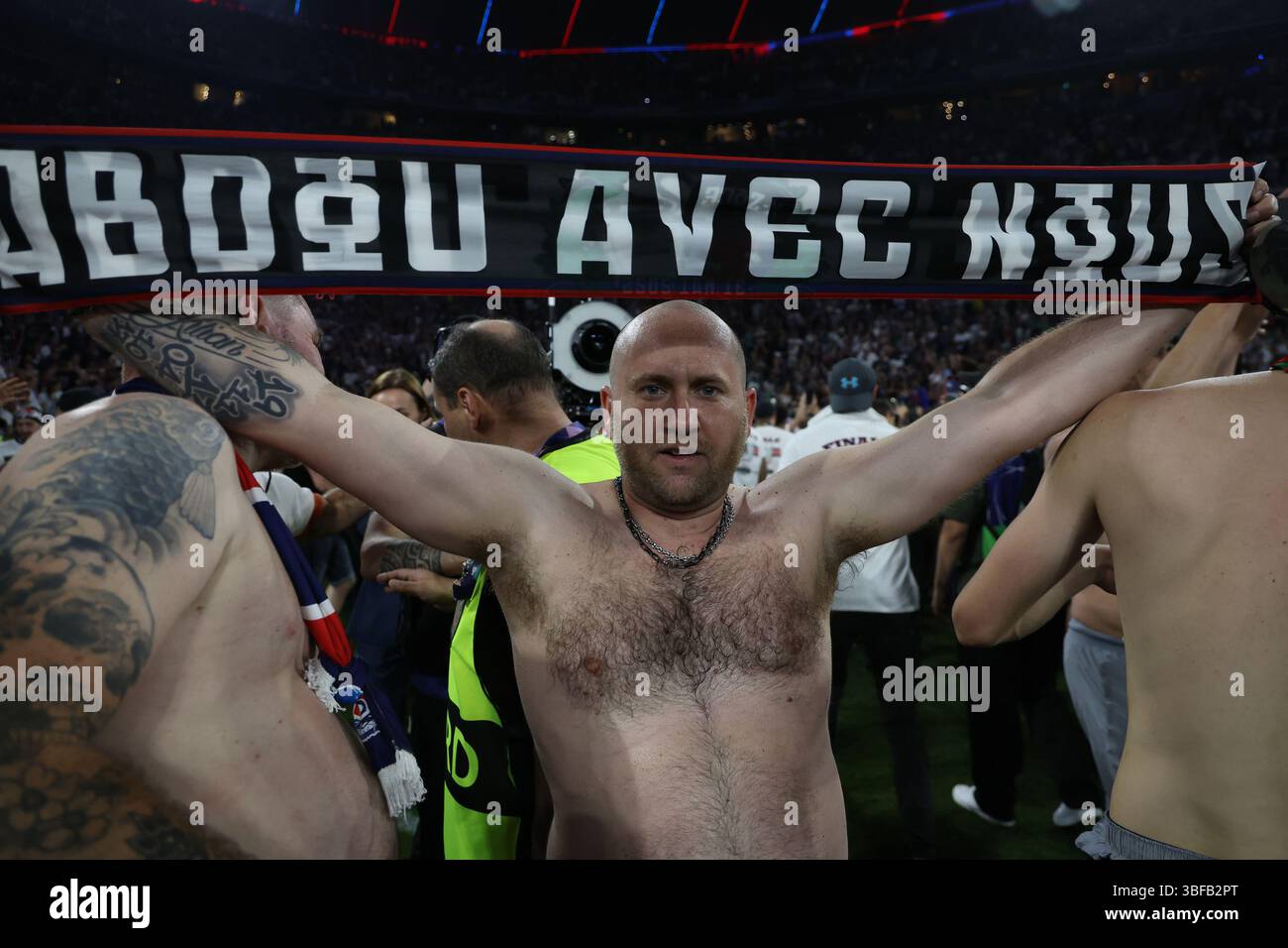 Munich, Germany May 31, 2025: PSG fans celebrate victory after 2024/ ...