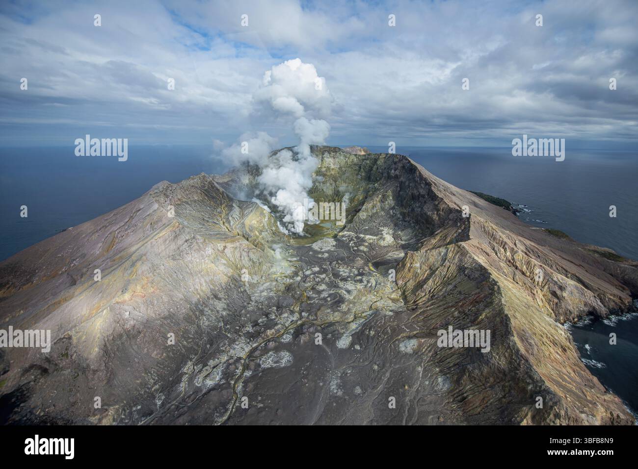 Caldera lake white island hi-res stock photography and images - Alamy