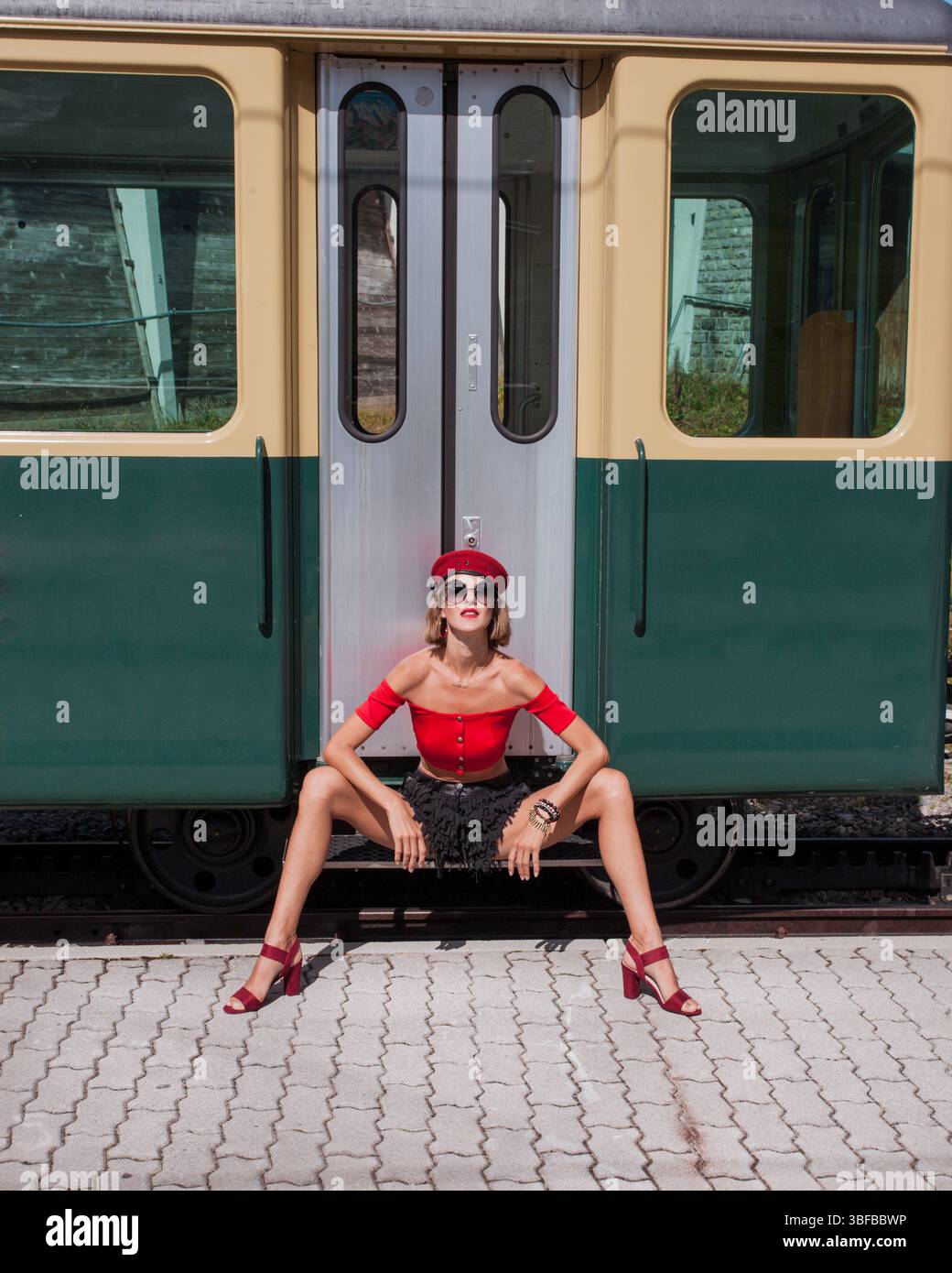 Legs apart hi-res stock photography and images - Alamy