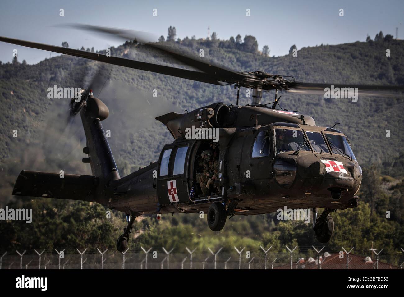 U.S. Army Reserve Soldiers of C. Co. 7-158th Aviation Regiment conduct ...