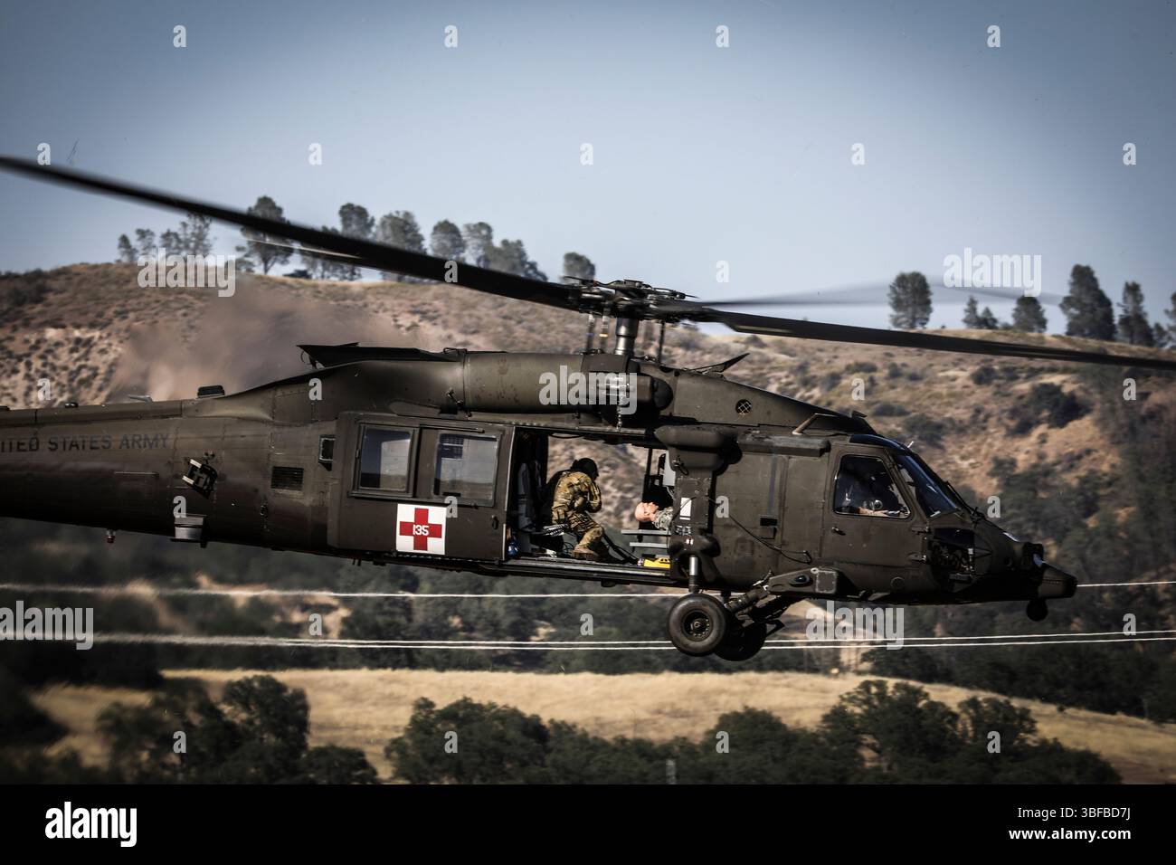 U.S. Army Reserve Soldiers of C. Co. 7-158th Aviation Regiment conduct ...