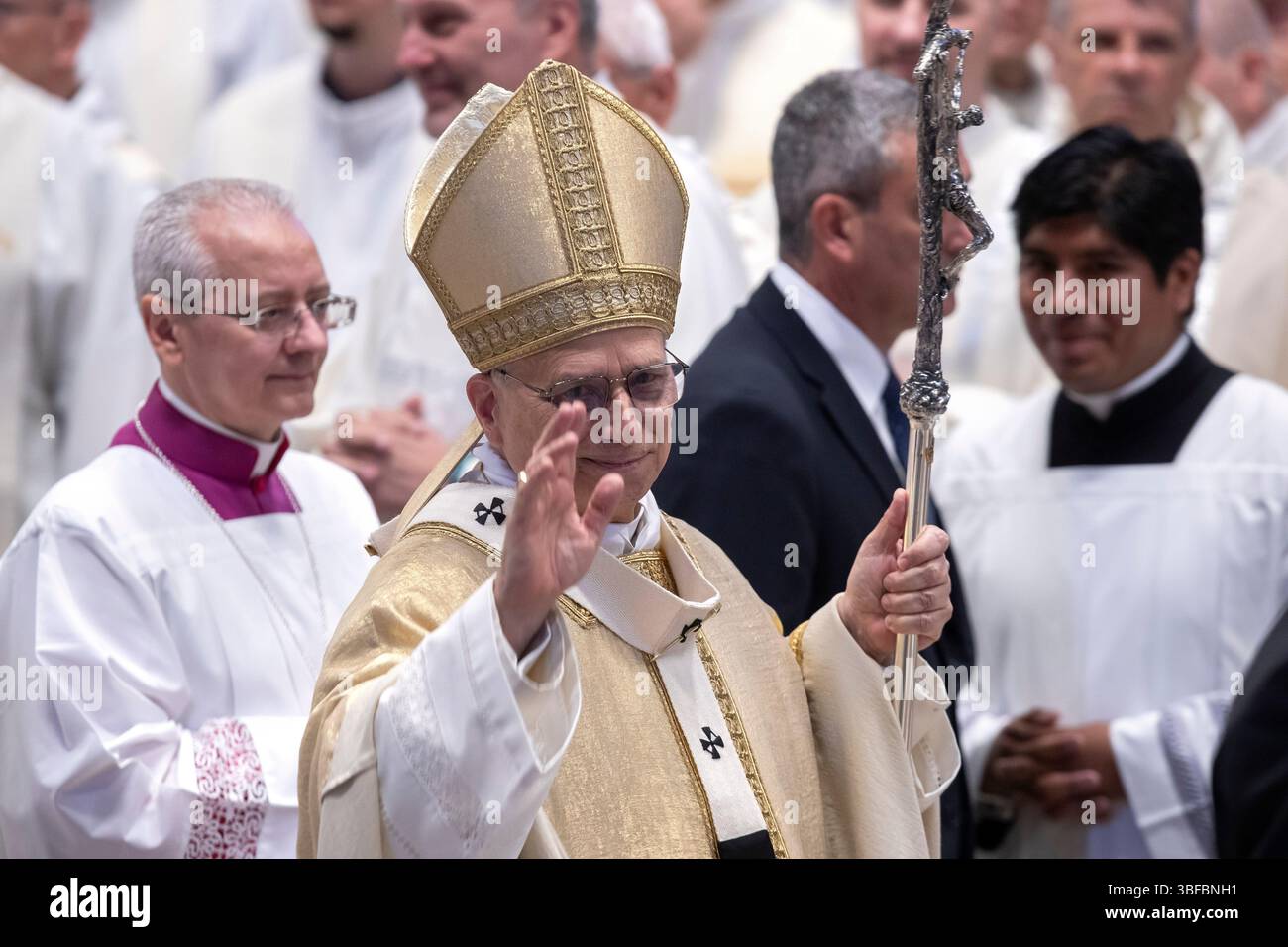 Pope leo 2025 waving hi-res stock photography and images - Alamy