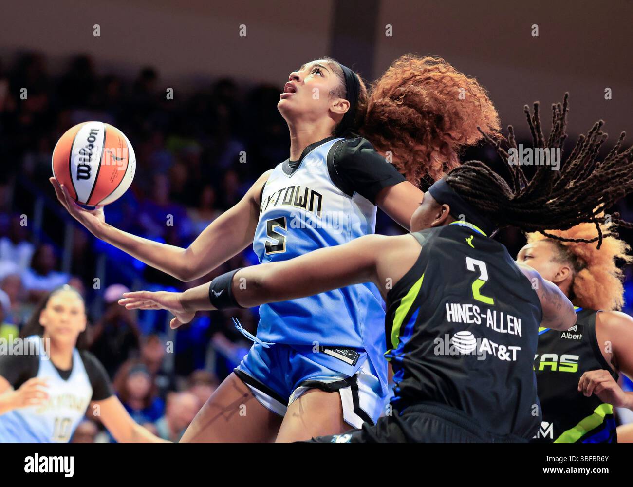 ARLINGTON, TX - MAY 31: Chicago Sky forward Angel Reese (5) makes a ...