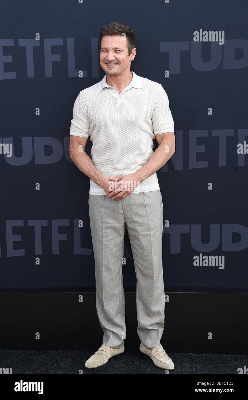 Jeremy Renner arrives at Netflix TUDUM 2025: The Live Event on Saturday ...
