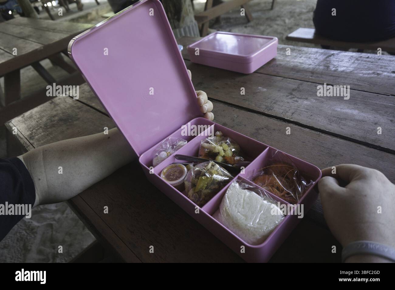 Airline catering hi-res stock photography and images - Alamy