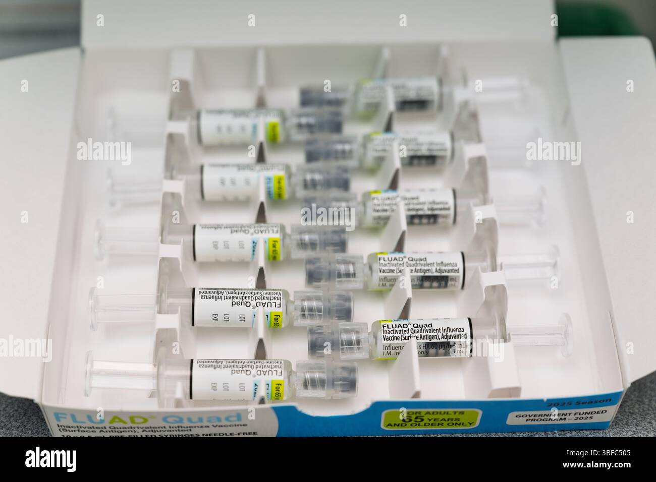 2025 to 65 years hi-res stock photography and images - Alamy