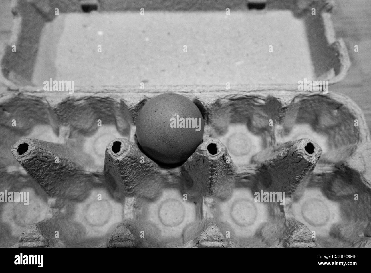 Kitchen eggs Black and White Stock Photos & Images - Alamy