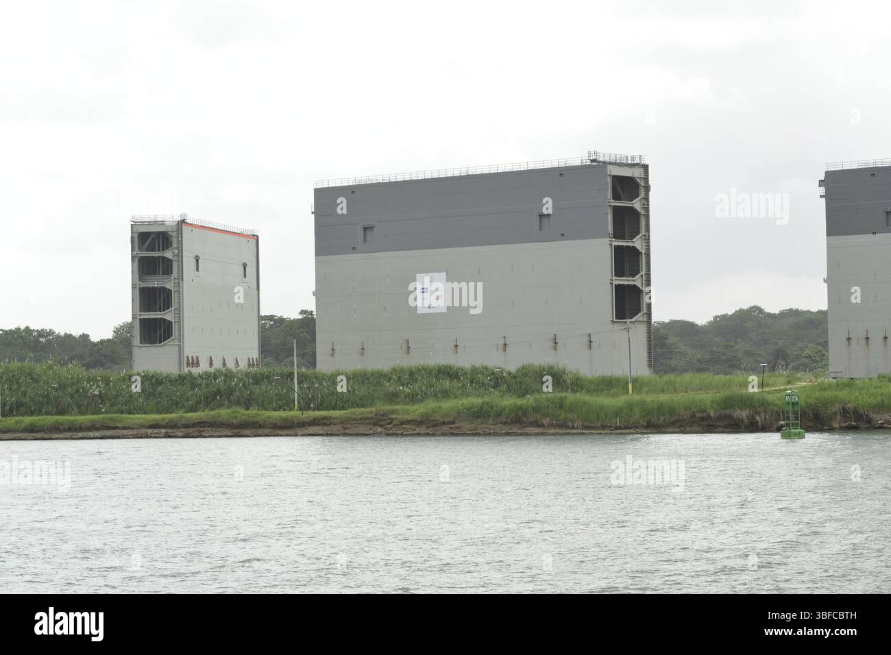 Panama Gatun Lock Stock Photo - Alamy