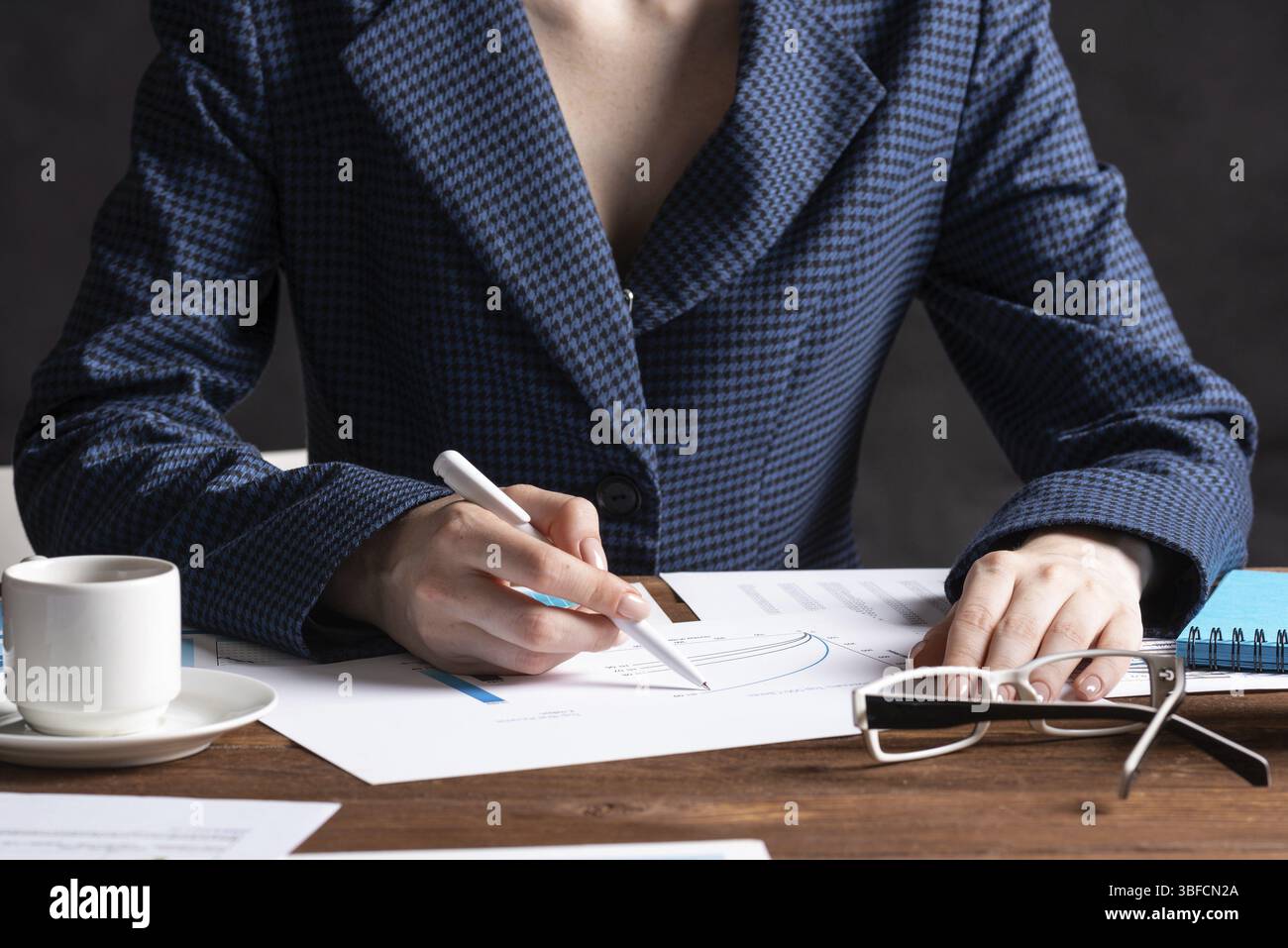 Close up corporate analyst hi-res stock photography and images - Alamy