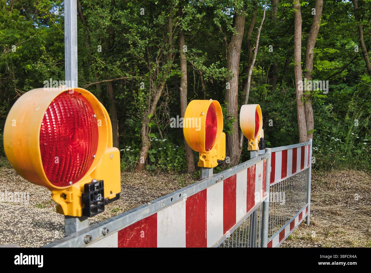 Construction site warning lamp warning light safety danger obstacle ...