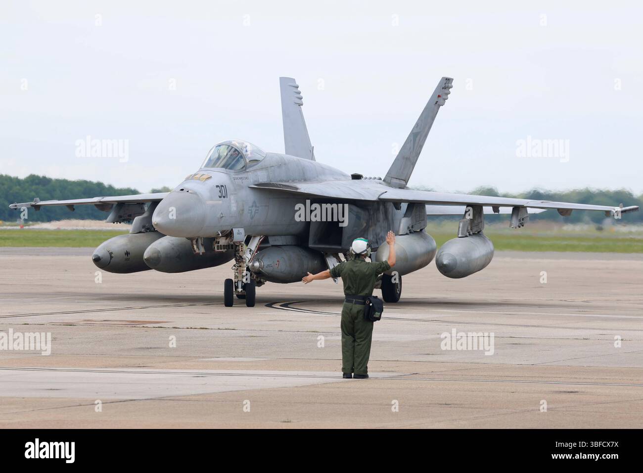 VIRGINIA BEACH, Va. (May 30, 2025) – An F/A-18E Super Hornet assigned ...