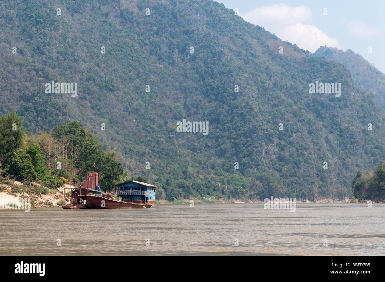 Gold gravel conveyor hi-res stock photography and images - Alamy