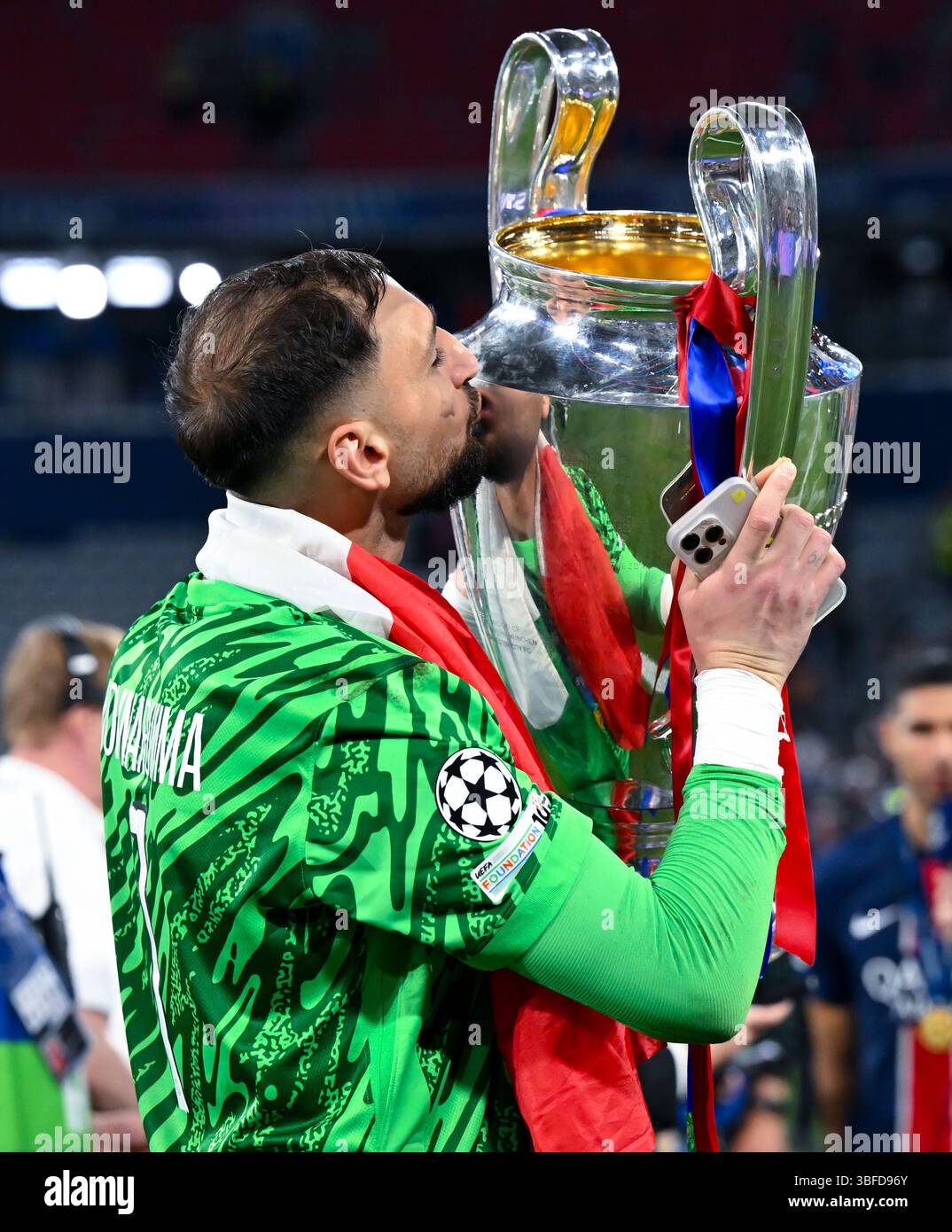 Munich, Germany. 31st May, 2025. Soccer: Champions League, Paris Saint ...