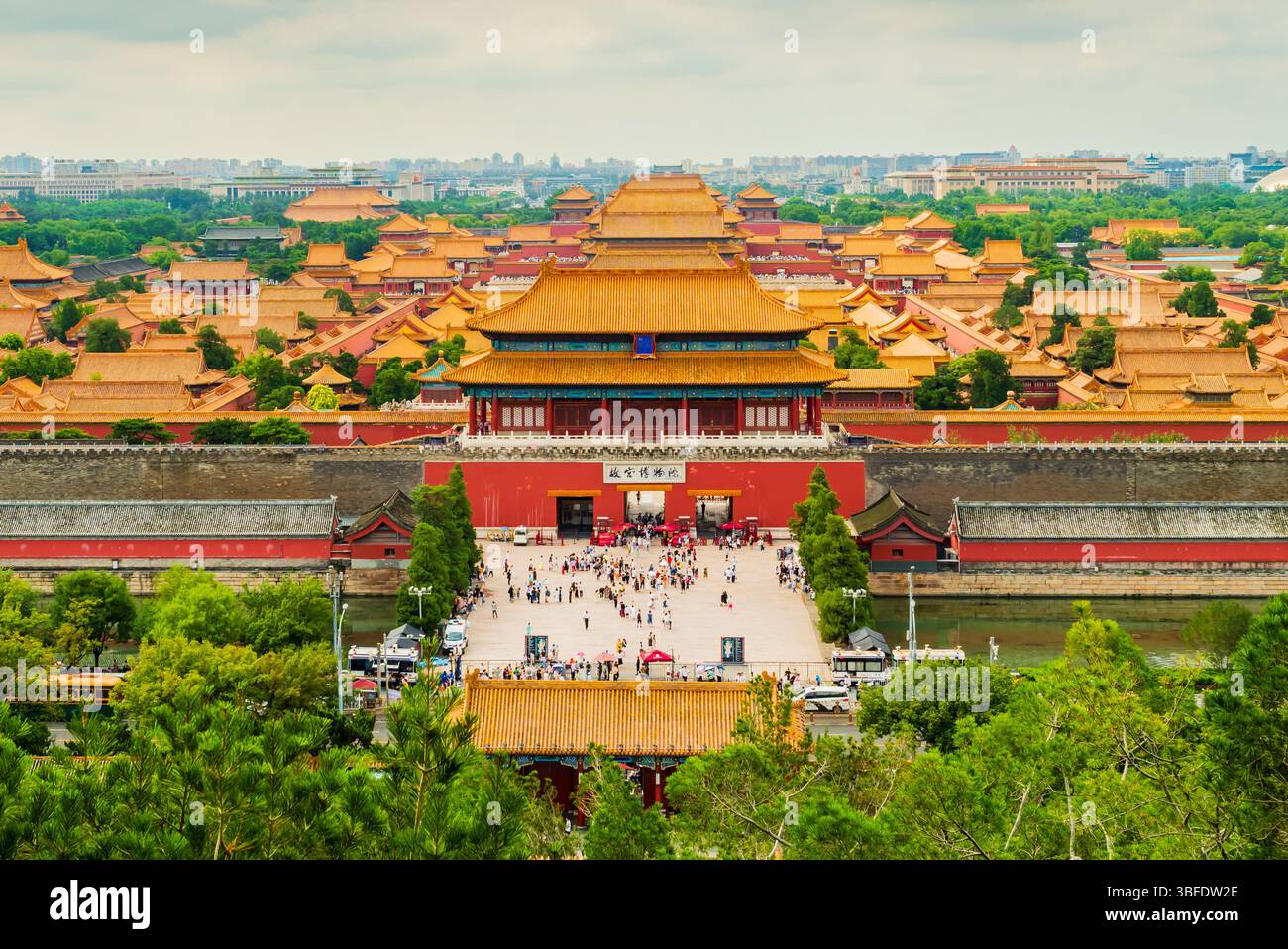 Stunning aerial view of the Forbidden City from Jingshan park, Beijing ...