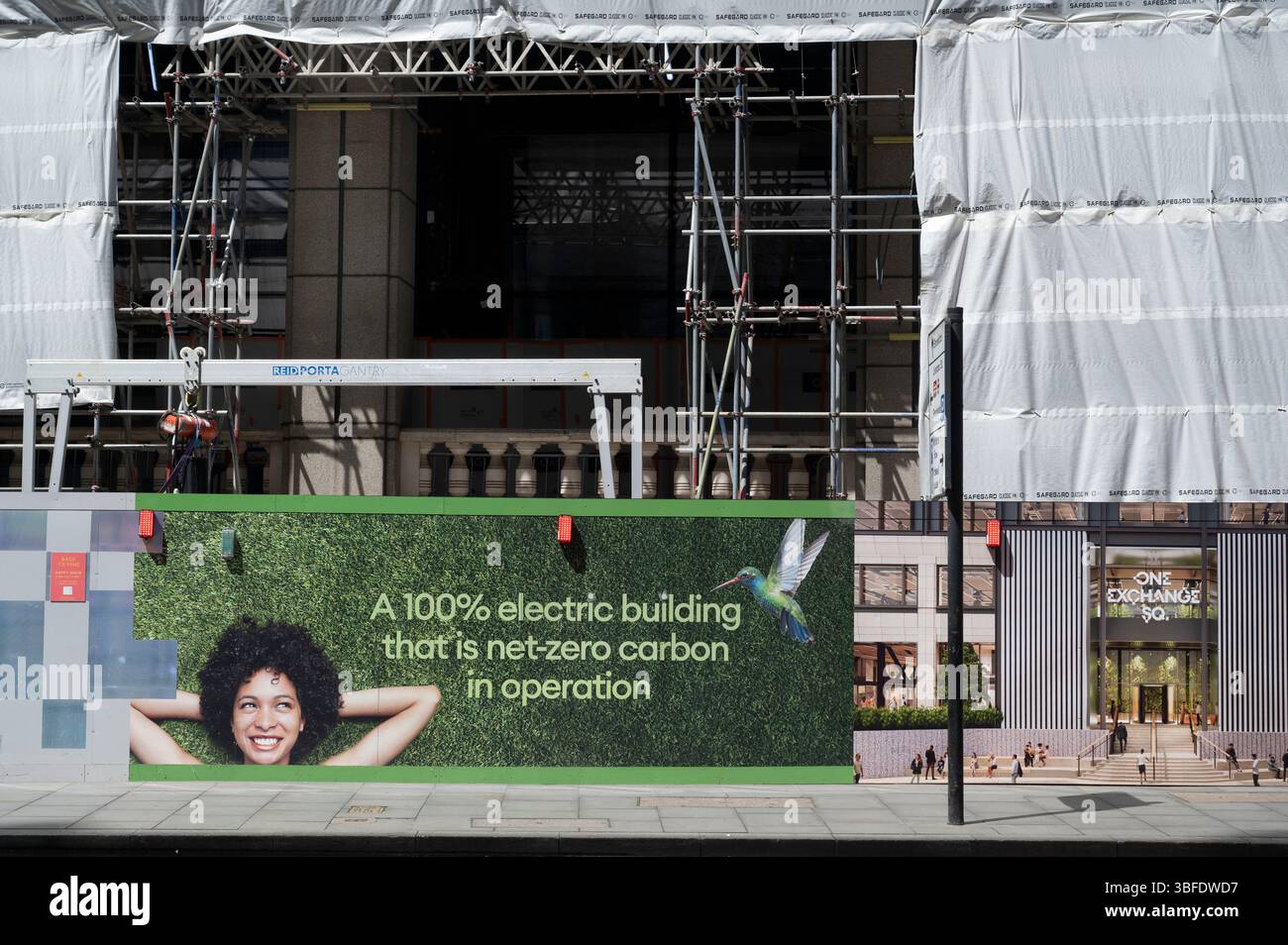 East London . Liverpool Street. Bus stop and new building (One Exchange ...