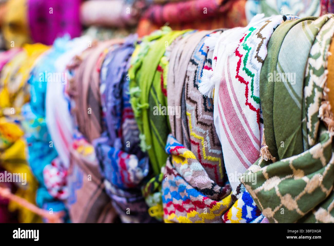 traditional Arab scarves in the market Stock Photo - Alamy