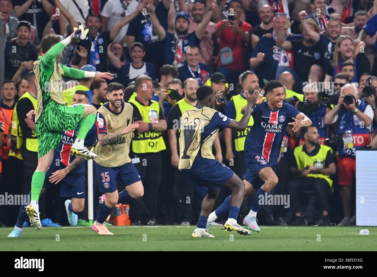 Goal celebration after the 5-0 goal by Senny Mayulu (PSG, right ...