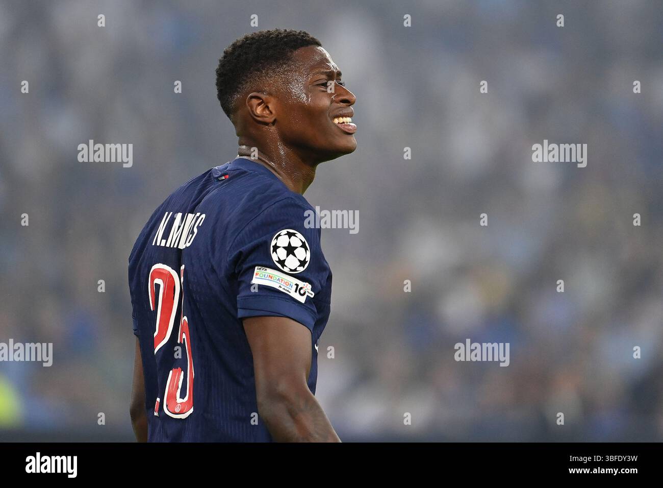 Nuno Mendes (PSG), action, single image, cropped single motif, half ...