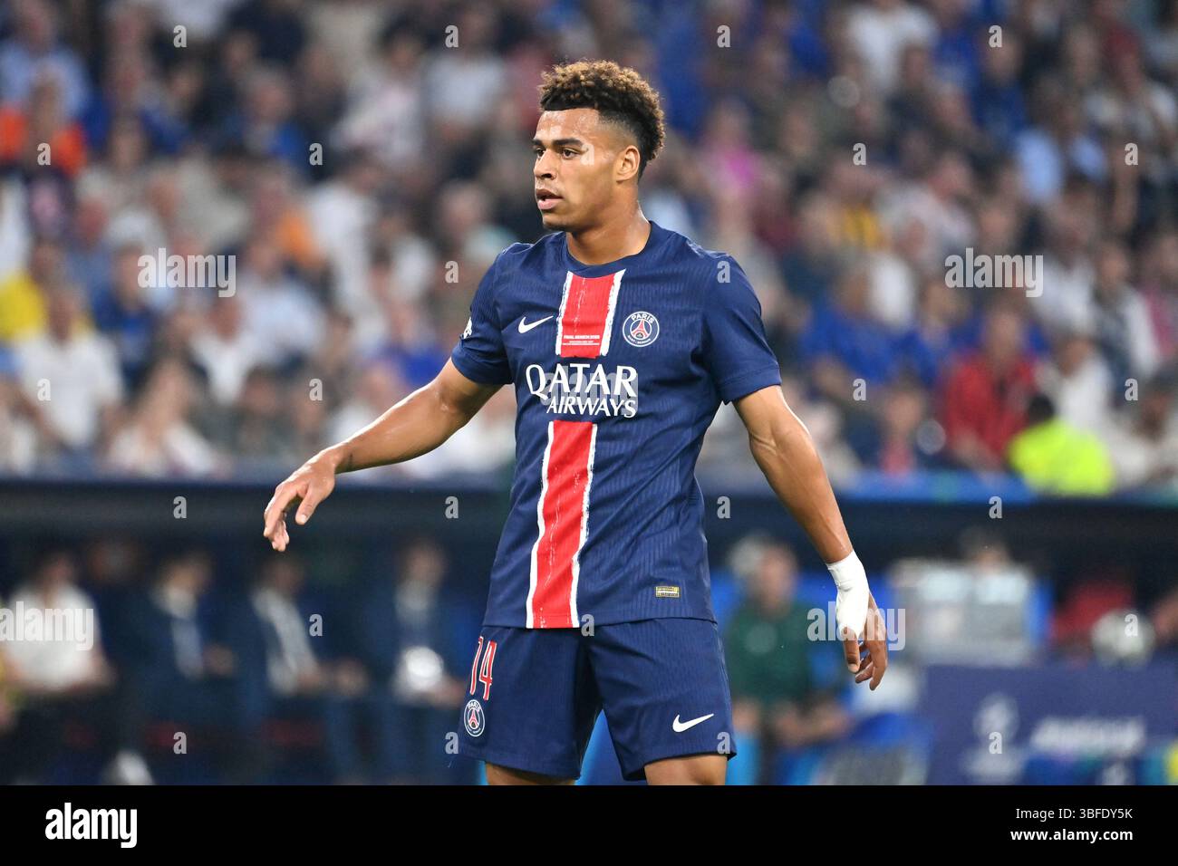 Desire Doue (PSG), action, single image, cropped single motif, half ...