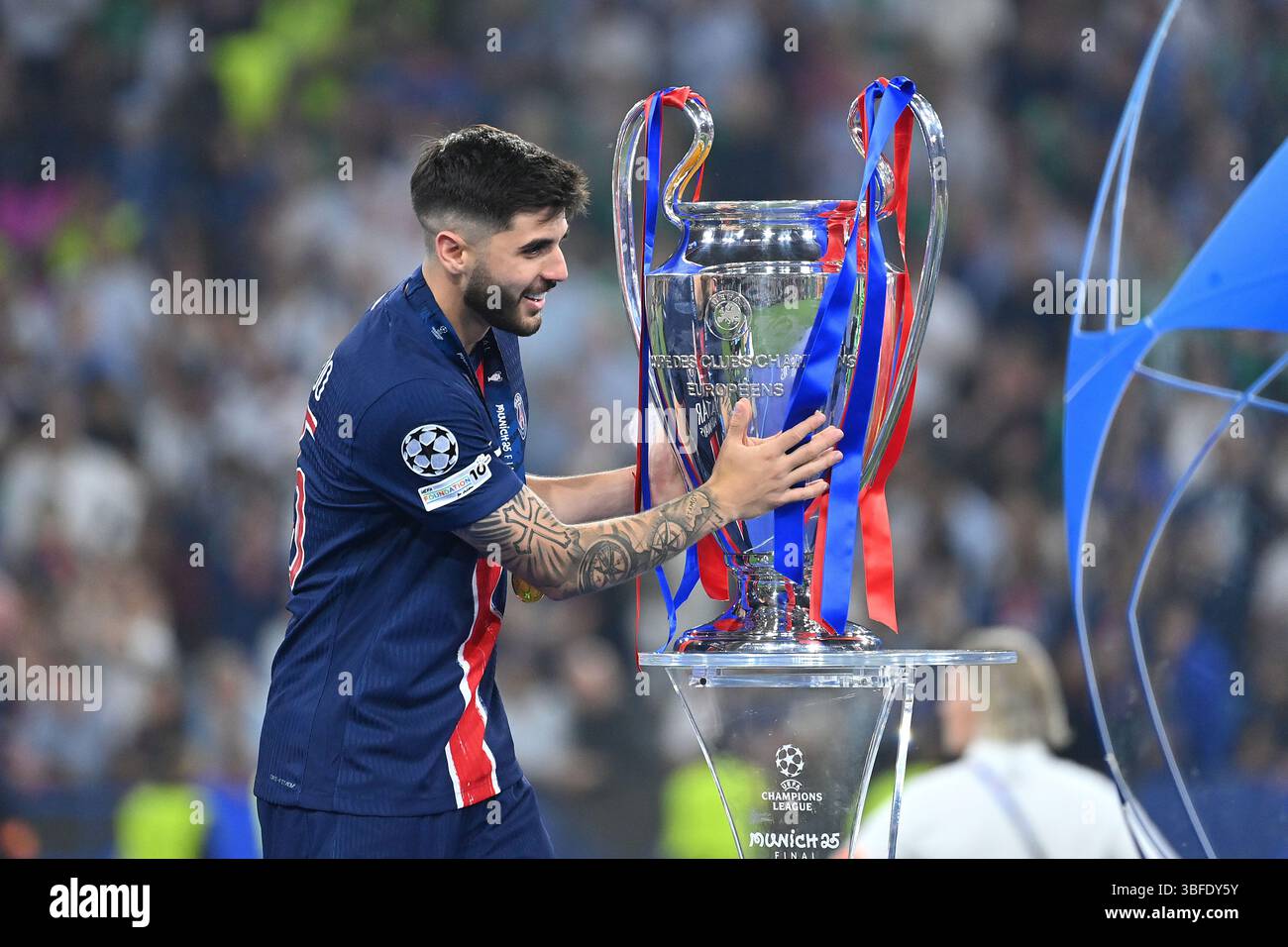 Lucas Beraldo (PSG) with the cup, cup, trophy, award ceremony, football ...