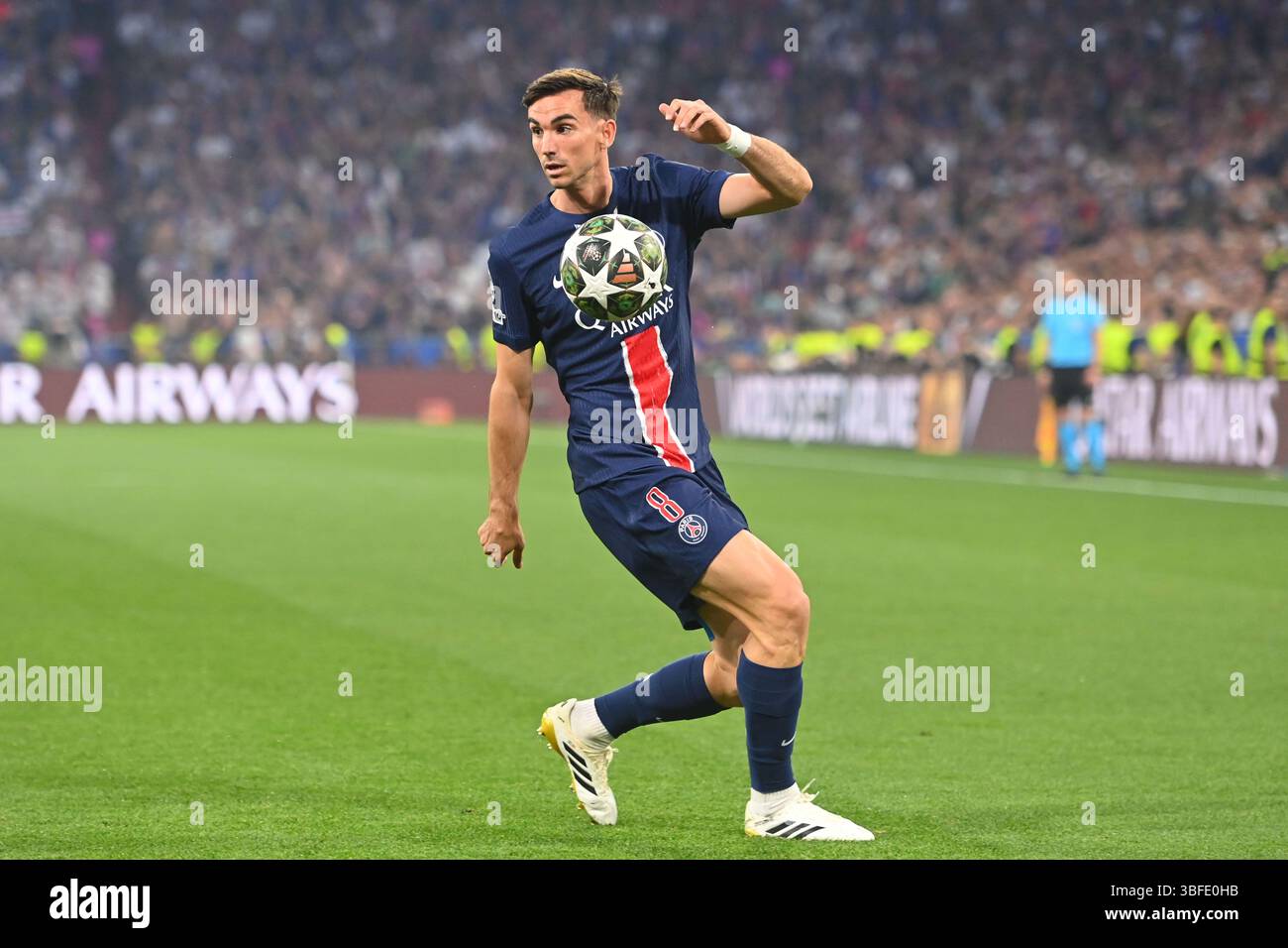 Fabian Ruiz (PSG), action, single action, single image, cutout, full ...