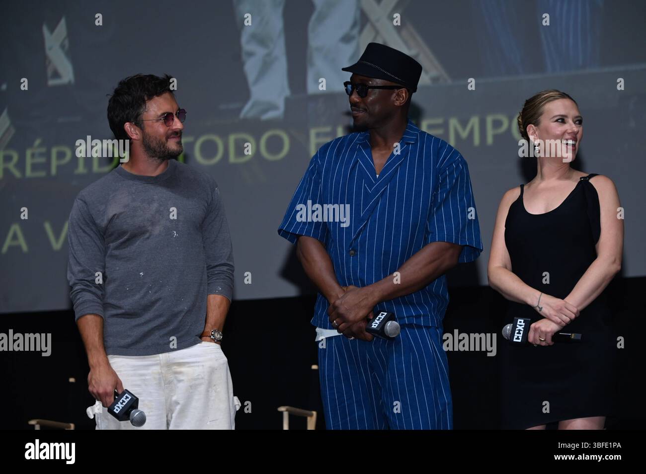 Comic Con Experience Mexico 2025 CCXP - Day 2 L-R Jonathan Bailey ...