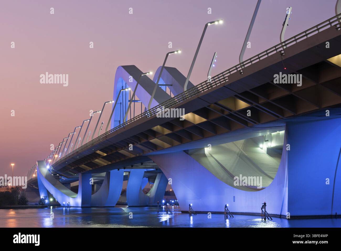 Sheikh Zayed Bridge, Abu Dhabi, United Arab Emirates, Asia Stock Photo ...