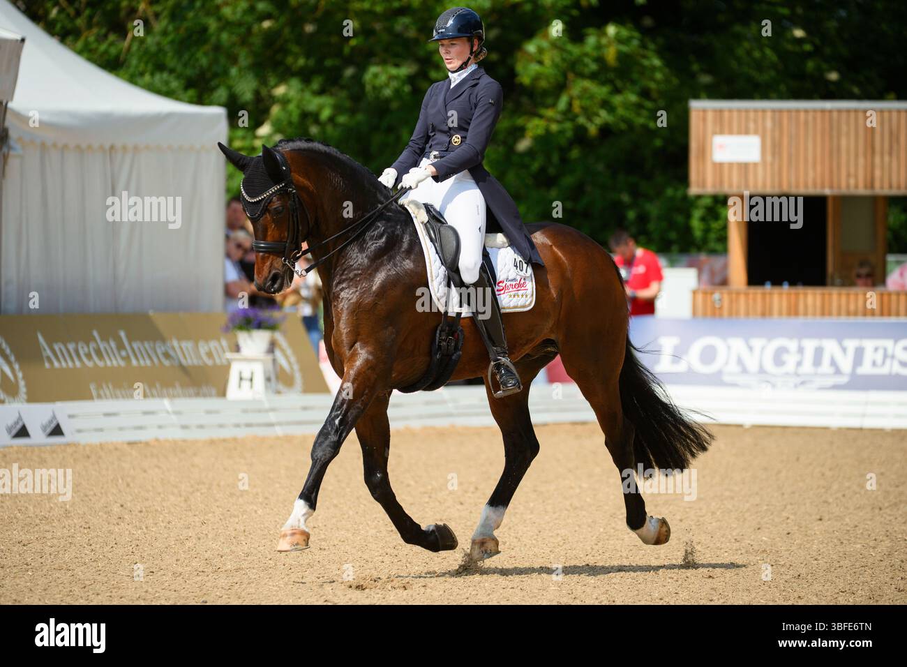 01 June 2025, Hamburg: Equestrian sport: German Show Jumping and ...