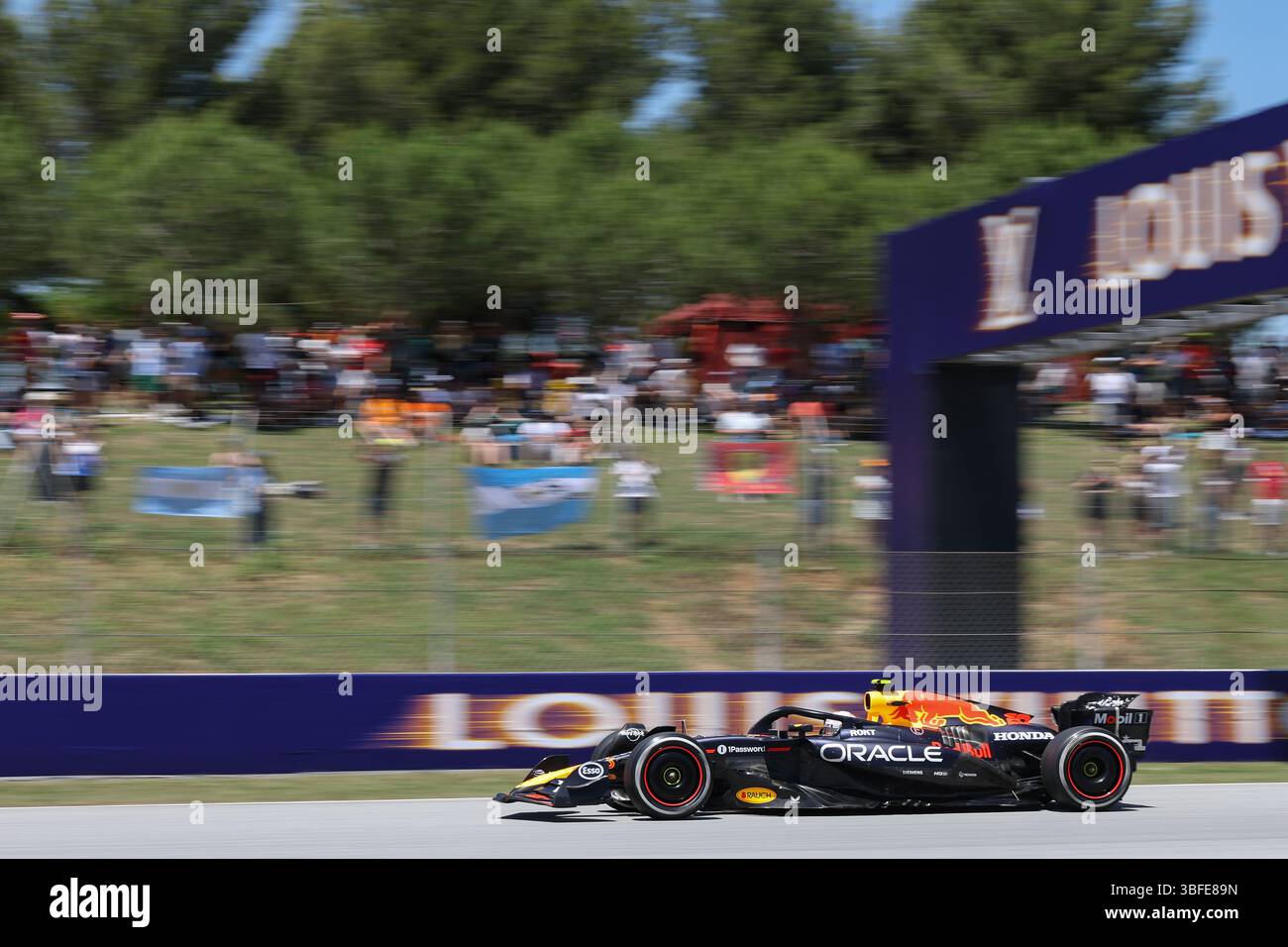 #22 Yuki Tsunoda (JPN) Oracle Red Bull Racing (AUT) Red Bull RB21/Honda ...