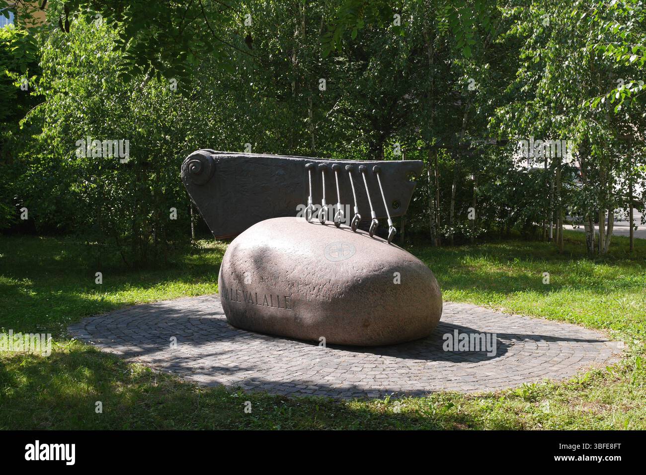Statue of Finnish musical instrument, kantele, in Kalevala Park ...
